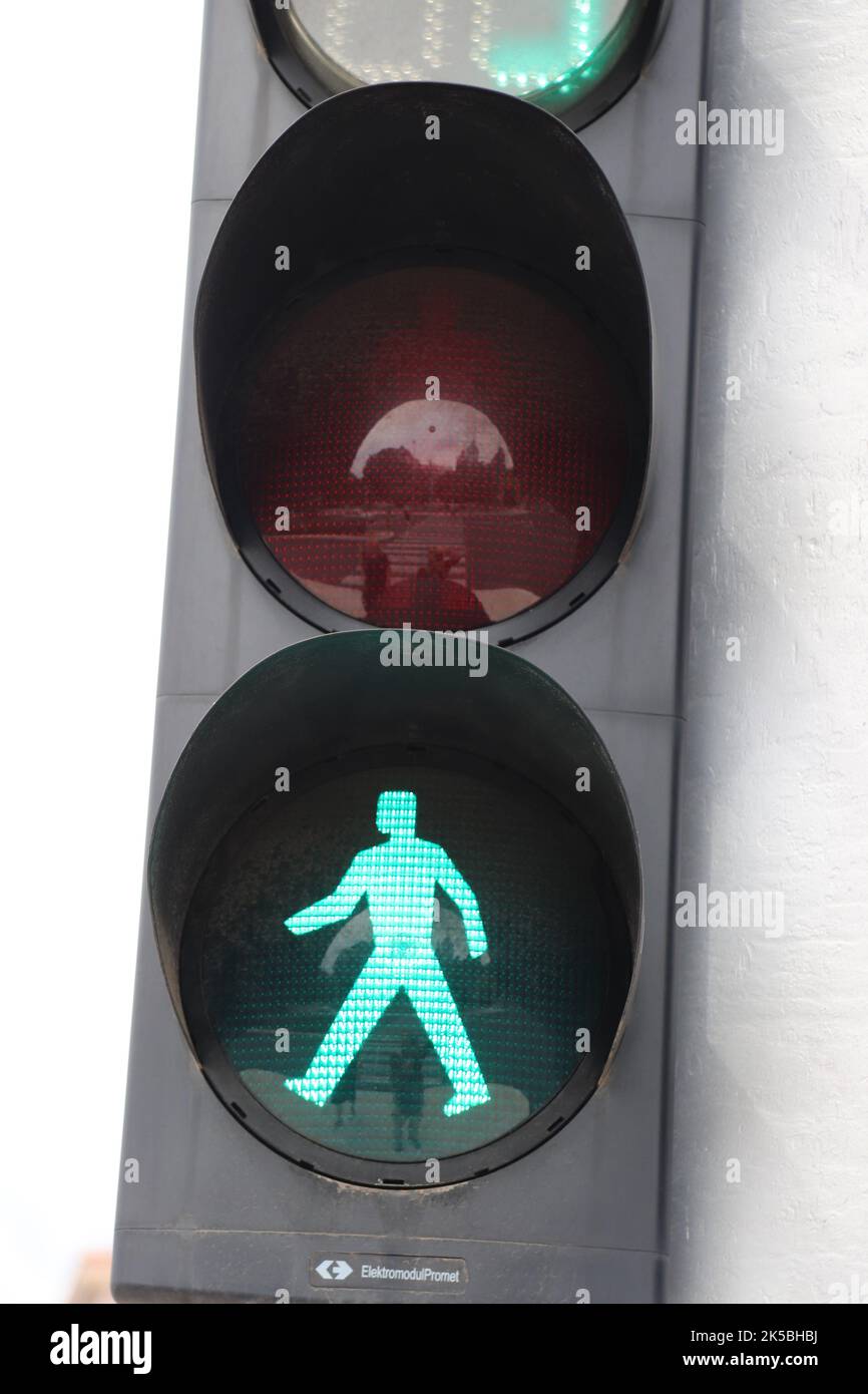 Traffic light man stop/go Stock Photo - Alamy
