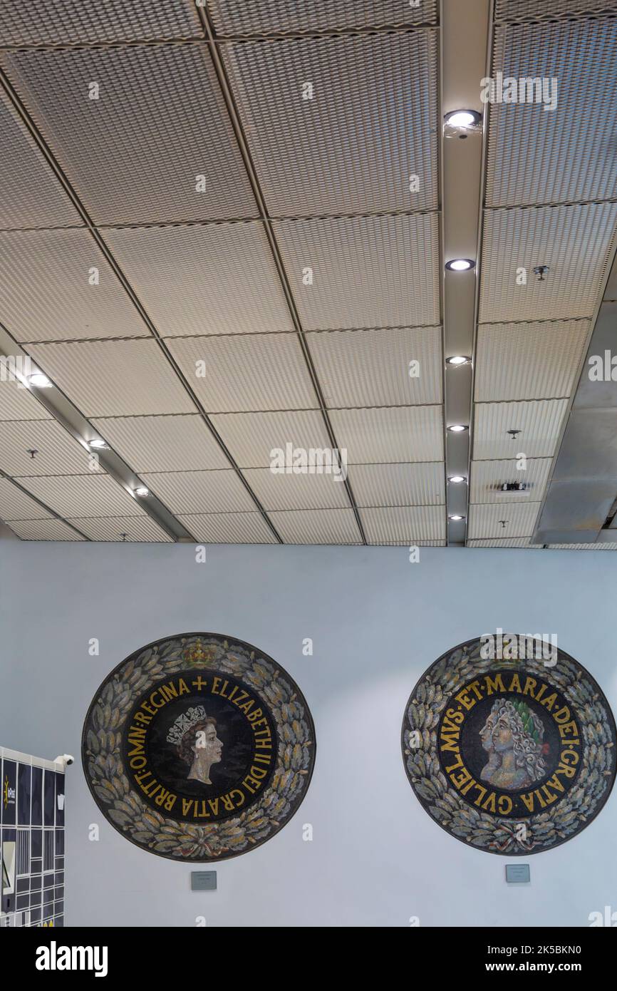 Regina Elizabeth II of Great Britain Gvliel MVS et Maria Dei Gratia Omn ...