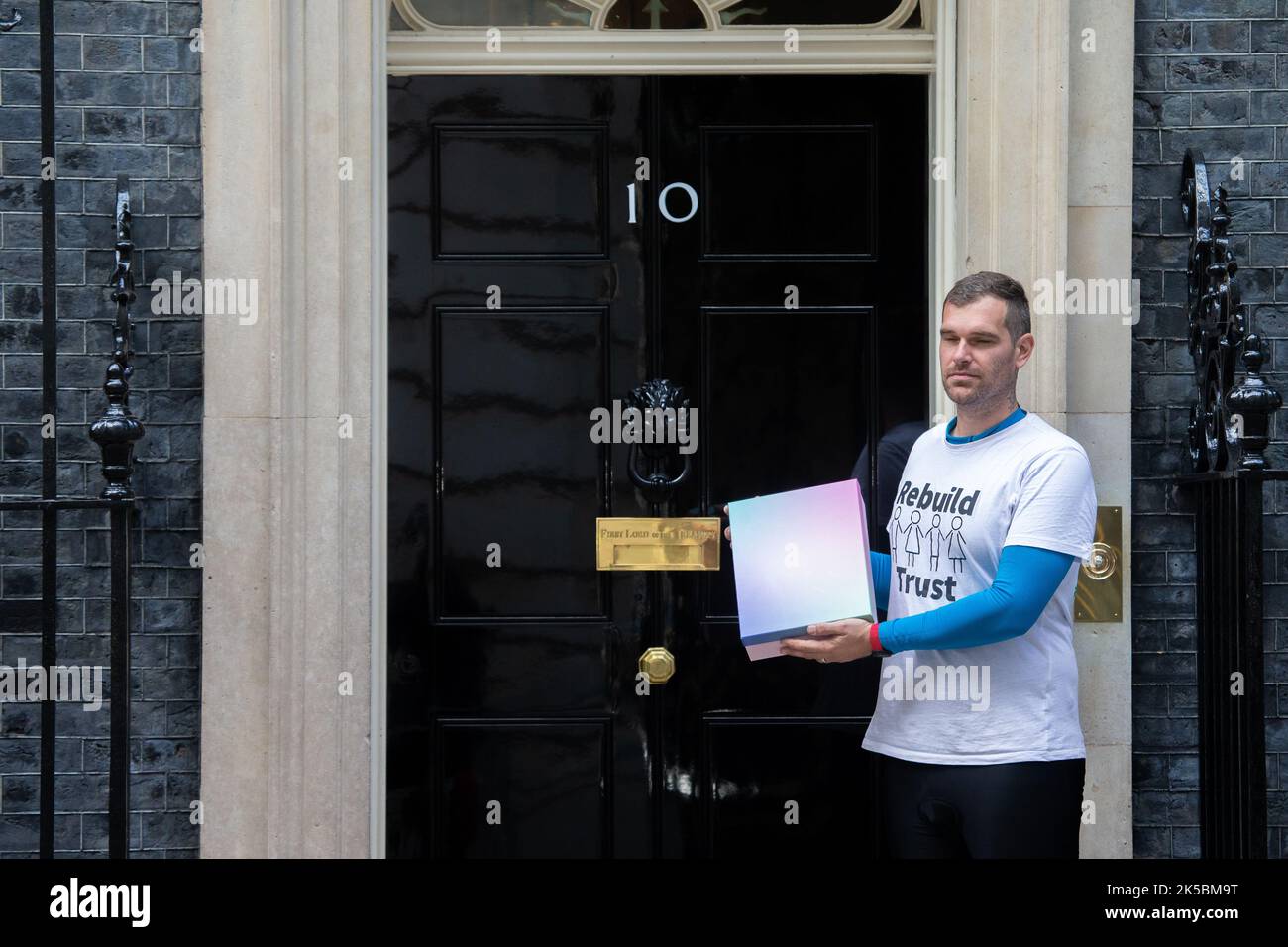 London, England, UK. 7th Oct, 2022. MICHAEL HARNETT whose daughter ...
