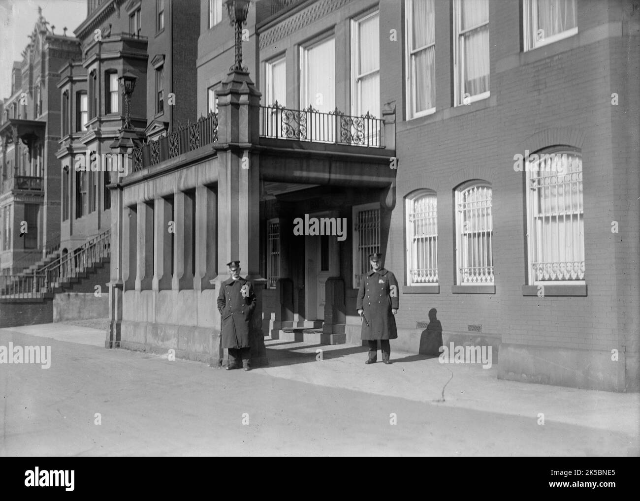 US police outside the German Embassy, Washington DC, 1917. First World ...