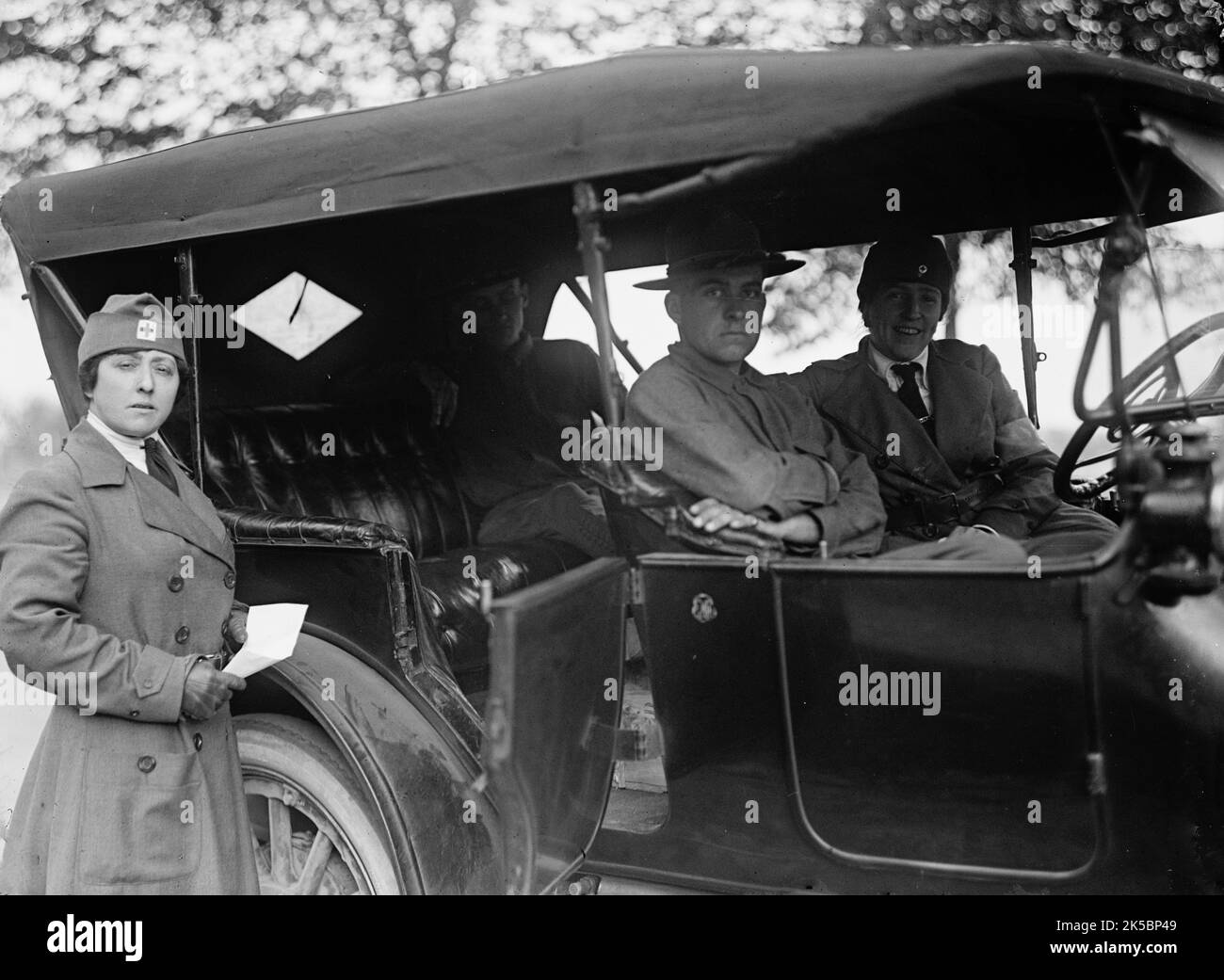 Mrs. Mendum Bloomburg, Red Cross Motor Corps, 1917. First World War ...