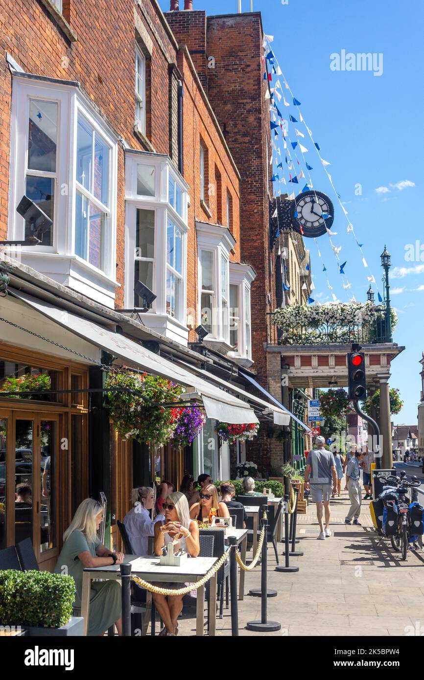 Street cafe and Maldon Moot Hall, High Street, Maldon, Essex, England ... Street cafe and Maldon Moot Hall, High Street, Maldon, Essex, England ...