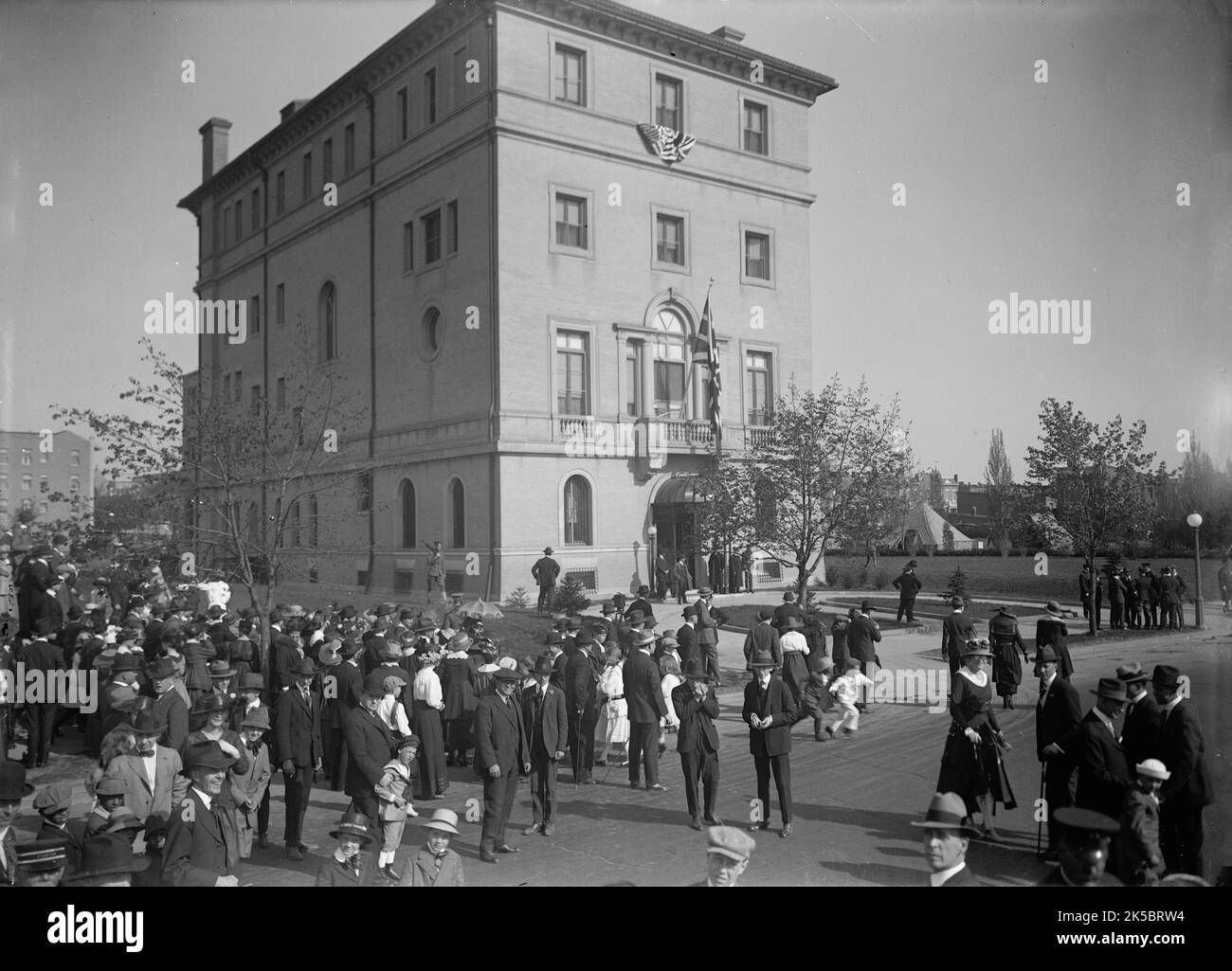 British Commission To U.S. - Arrival At Long Residence, 1917 Stock ...