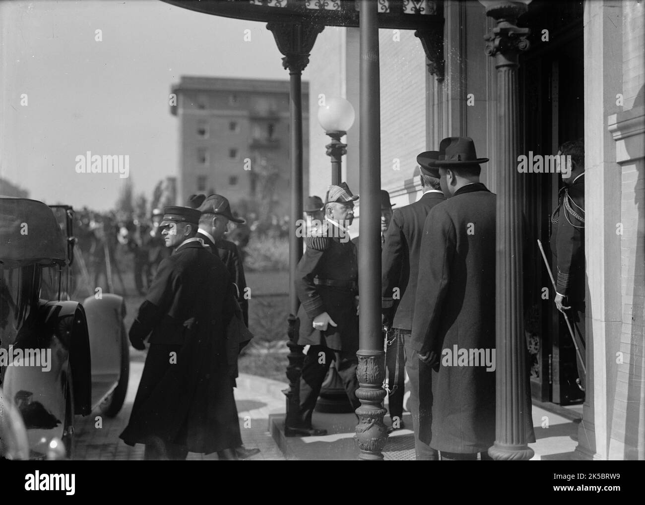 British Commission To U.S. - Arrival At Long Residence, 1917 Stock ...