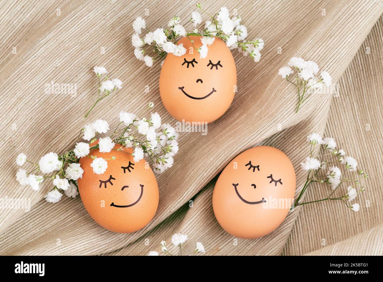 Faces egg hi-res stock photography and images - Alamy