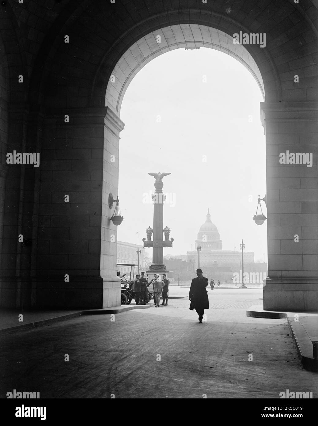 U.S. Capitol - View Through Arch At Union Station, 1917. Washington, DC ...