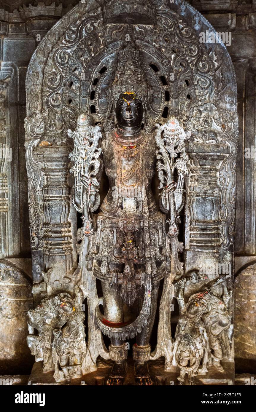 Halebid, Karnataka, India : Shiva statue inside the 12th-century ...