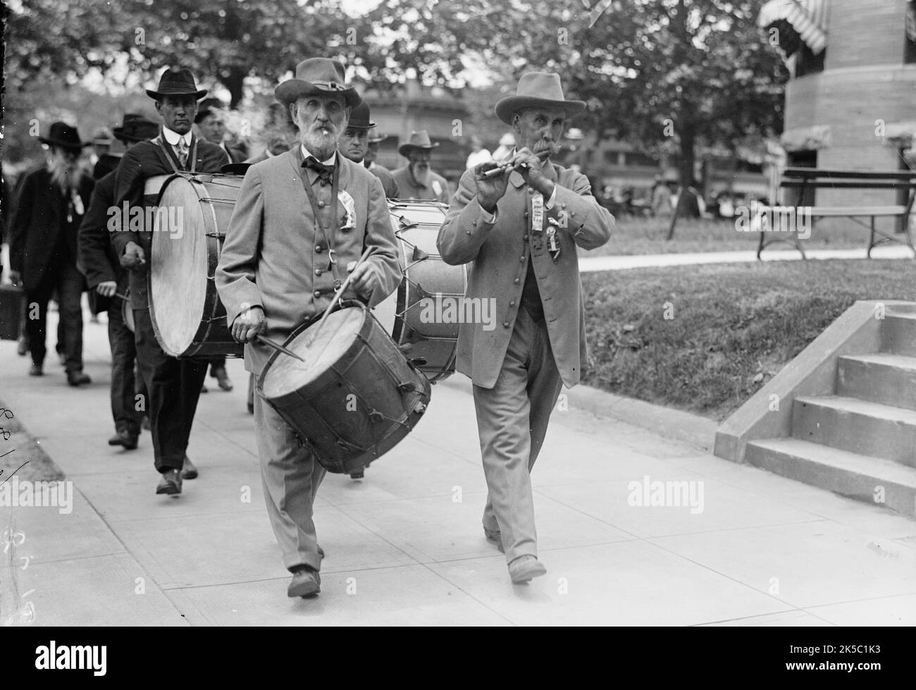 Confederate Reunion - Fife And Drum Corps, 1917. Old soldiers in ...