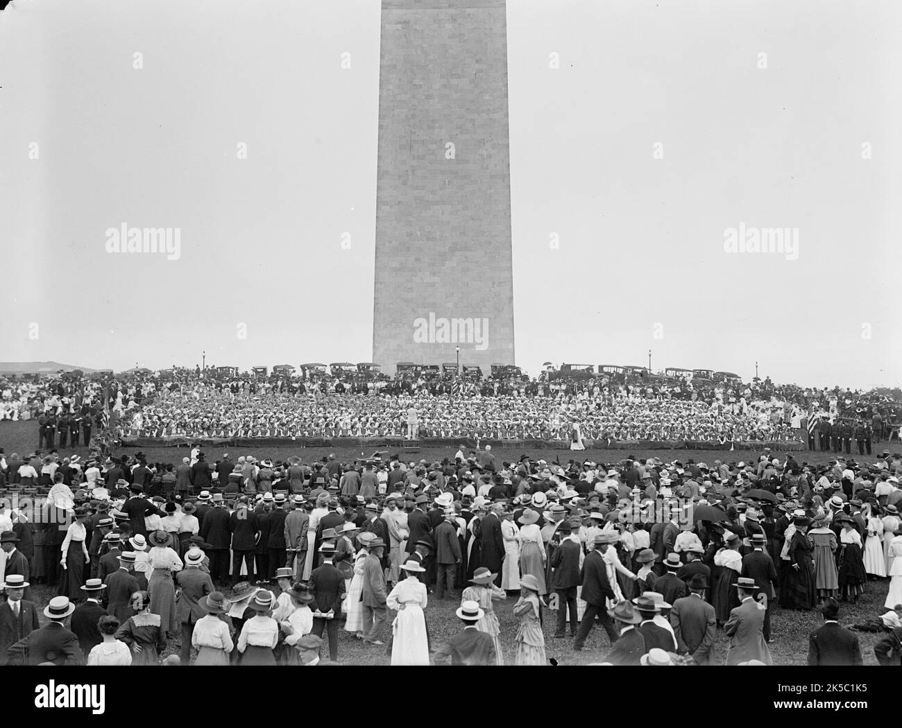 Confederate Reunion - Human Flag On Monument Grounds, 1917. People ...