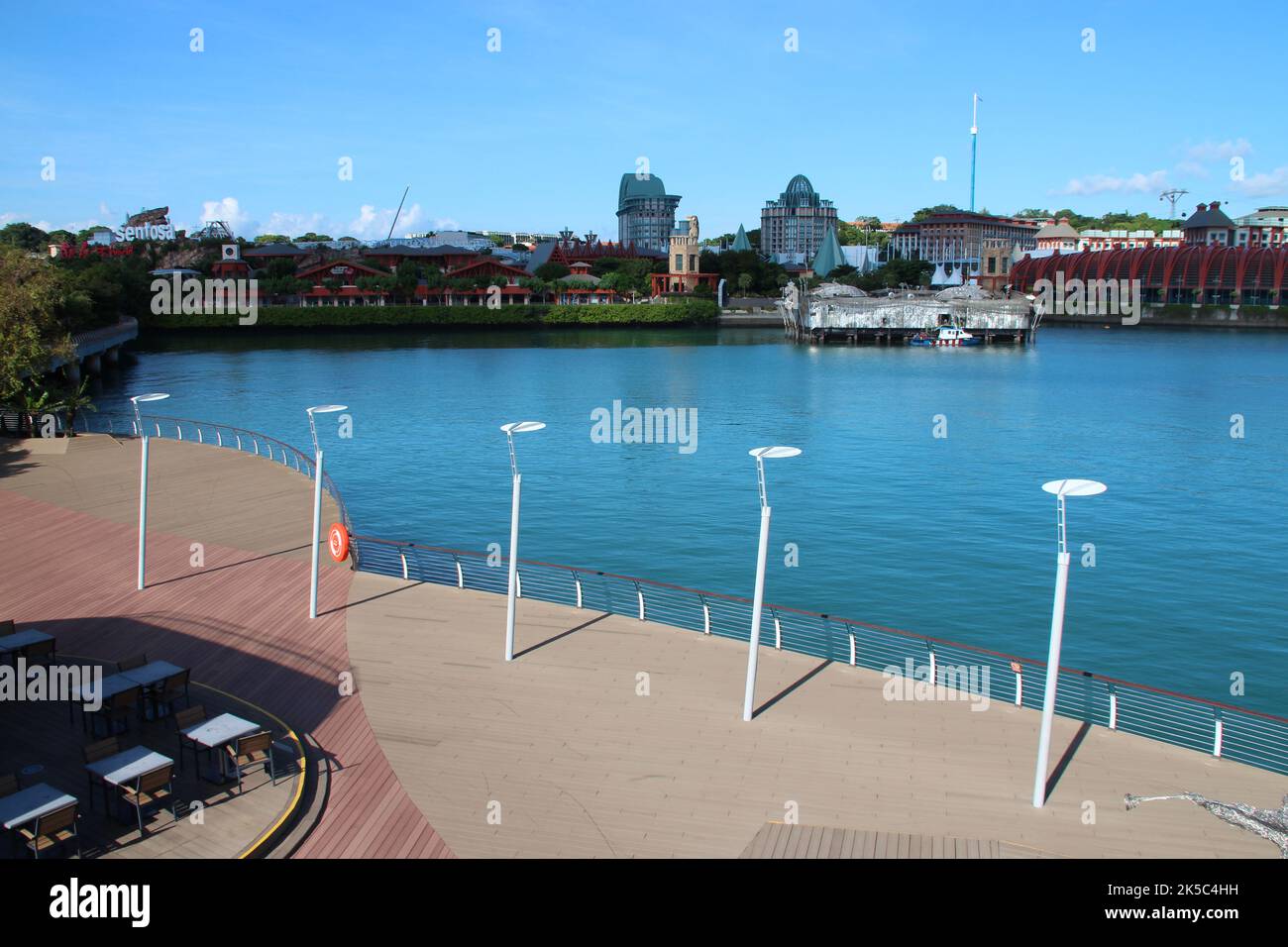 quay, bay and sentosa island in singapore Stock Photo - Alamy