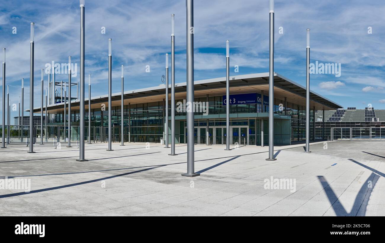 HQ Panorama, wallpaper - the Main Entrance "Süd" to Hanover Fair Stock ...
