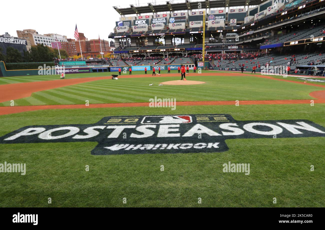 Cleveland guardians progressive field hi-res stock photography and ...