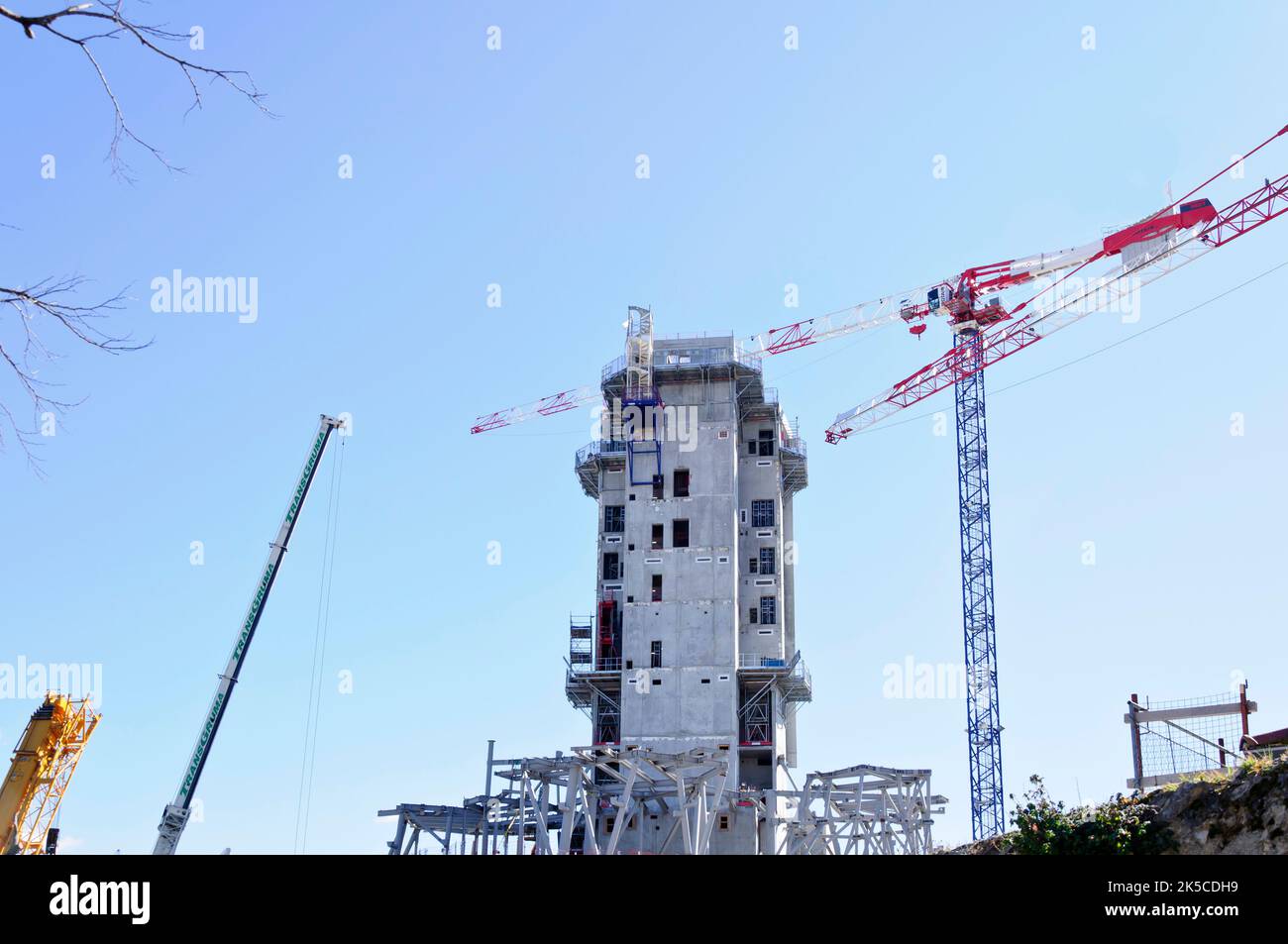 Frank gehry arles tower hi-res stock photography and images - Alamy