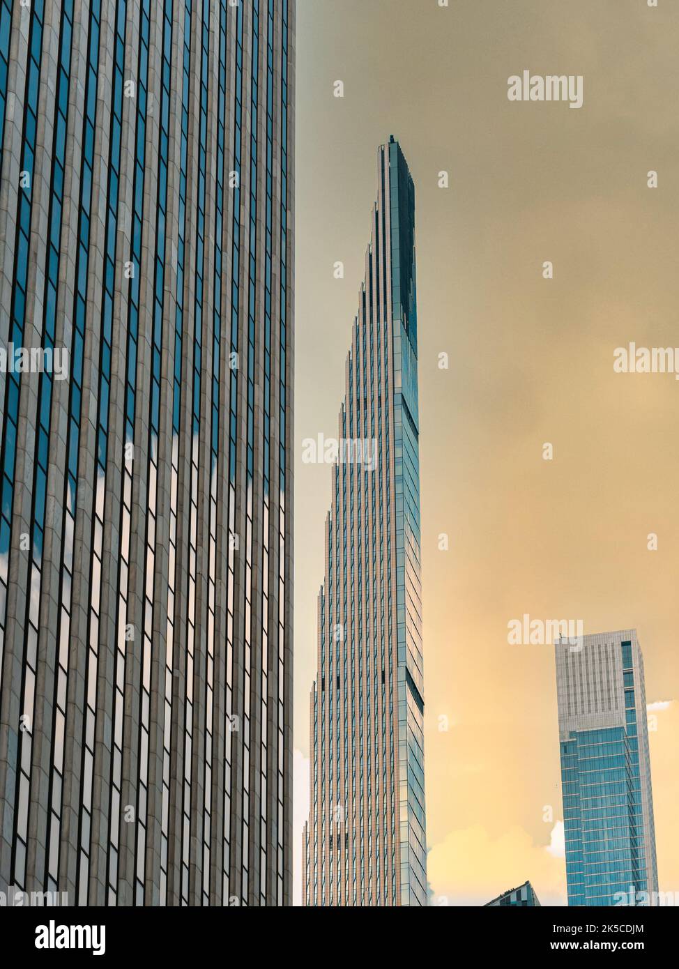 skyscrapers in the city luxury high class New York Stock Photo - Alamy