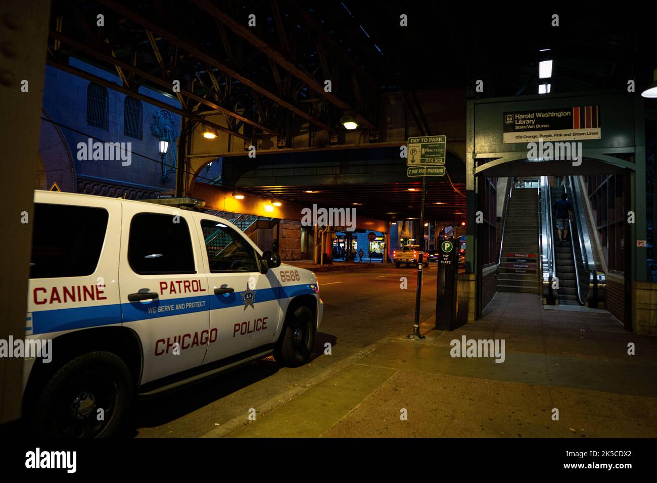 Chicago police car night hi-res stock photography and images - Alamy
