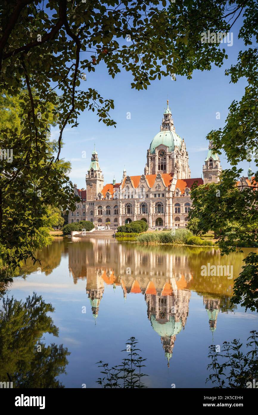 New city hall in green city Hannover, Lower Saxony, Germany Stock Photo ...