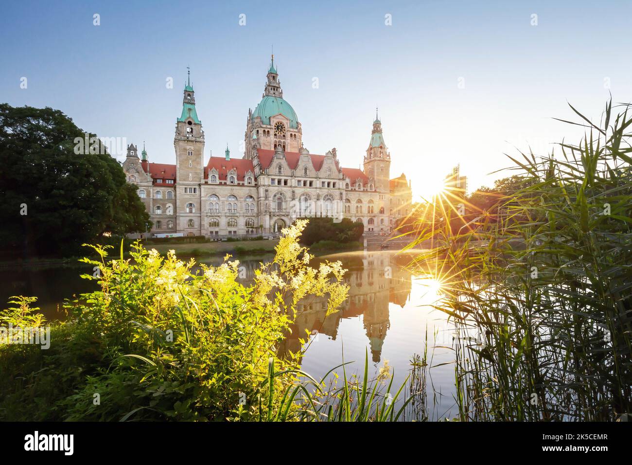 New city hall in green city Hannover, Lower Saxony, Germany Stock Photo ...