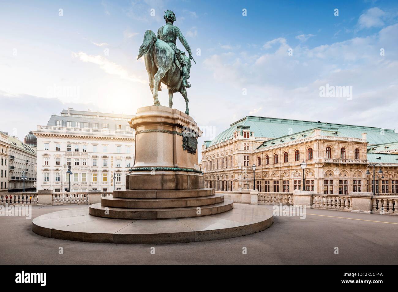 Terrace of the Albertina with view of the Vienna State Opera, Austria ...