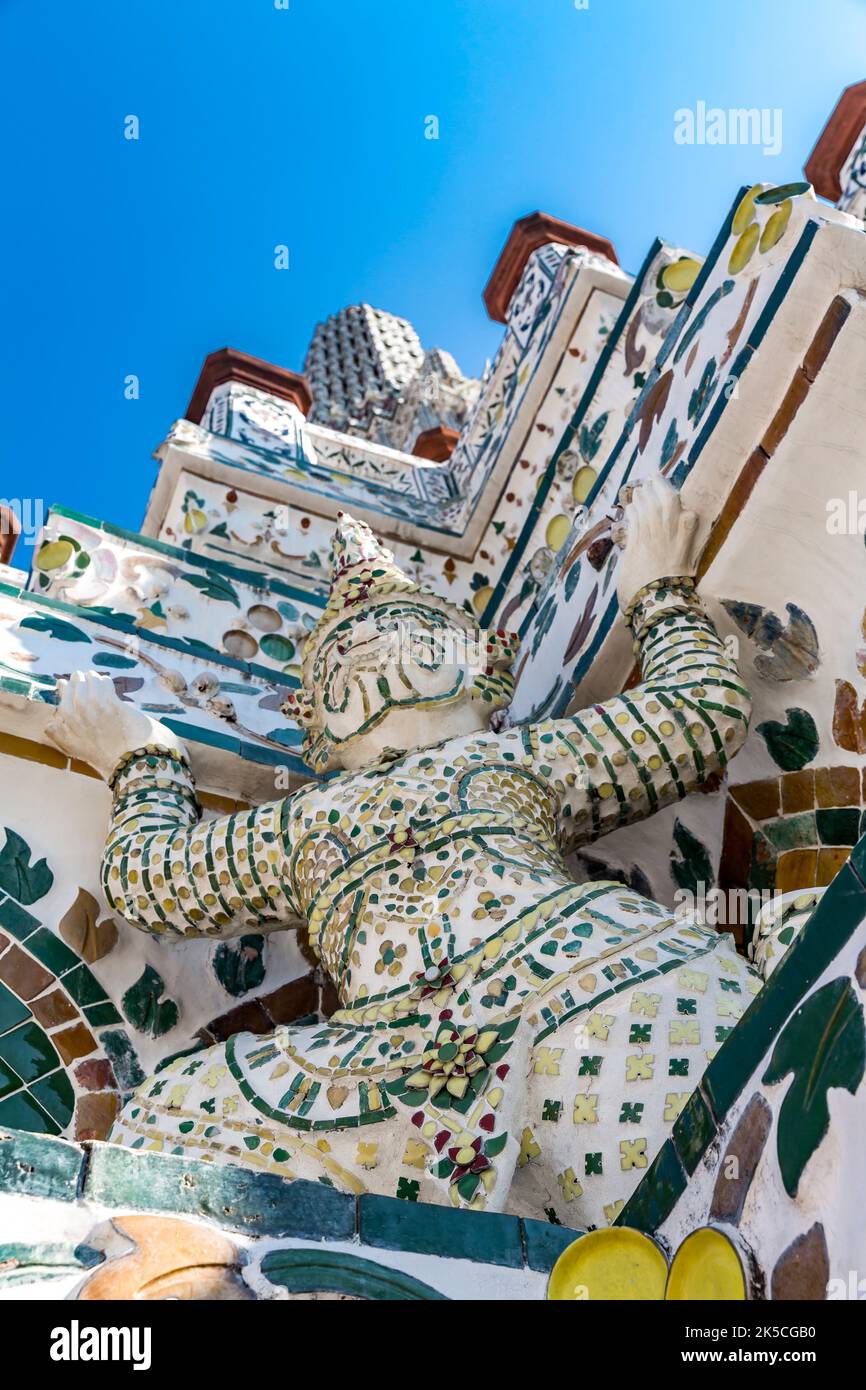 Carrying demons figures, Small Prang, Wat Arun, Royal temple complex ...