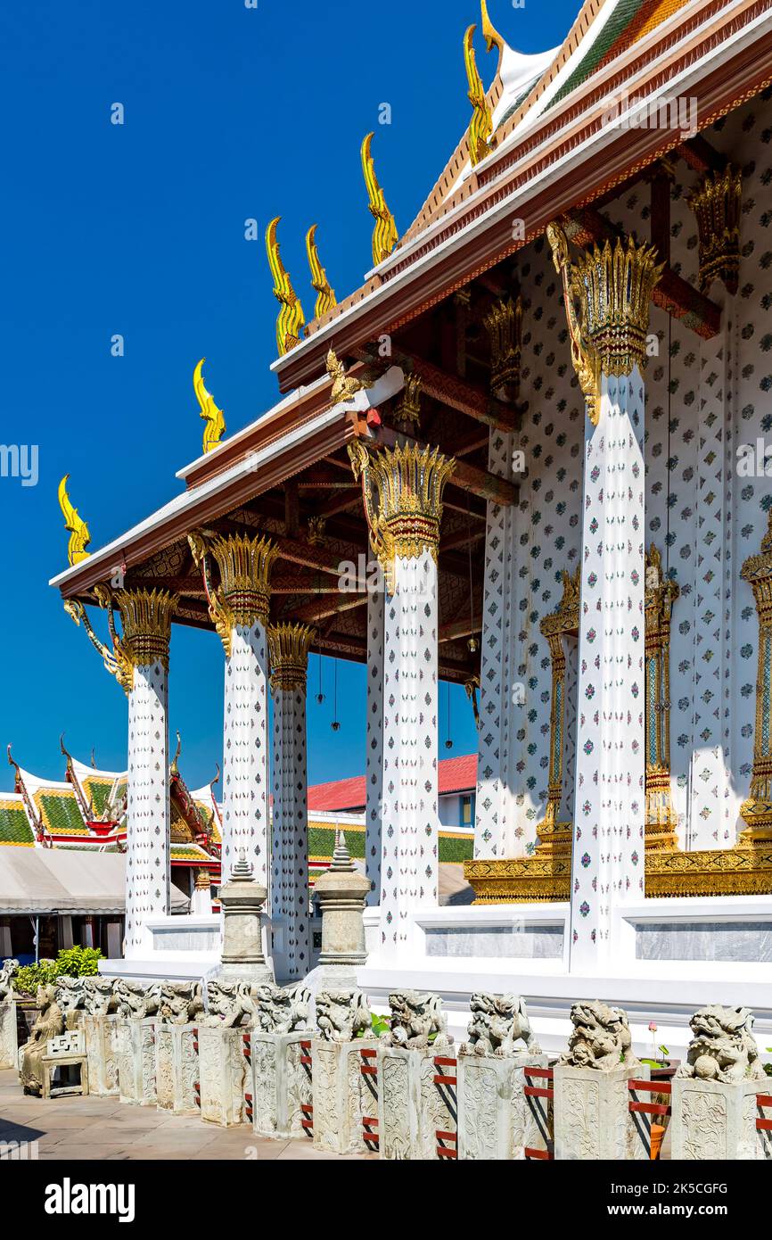 Ubosot, ordination hall, Wat Arun, Temple of Dawn, Bangkok, Thailand ...