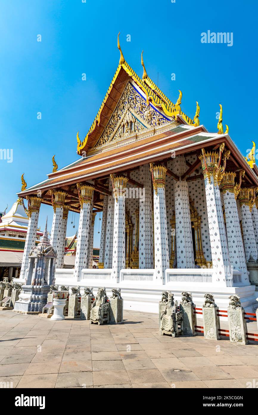 Ubosot, ordination hall, Wat Arun, Temple of Dawn, Bangkok, Thailand ...