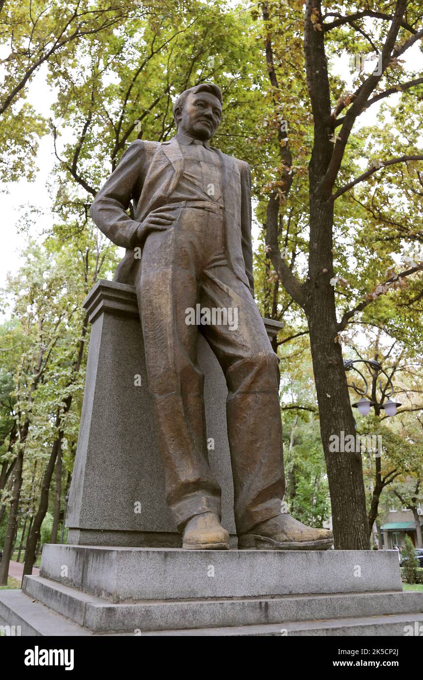 Statue of former Kyrgyz Prime Minister Nasirdin Isanov (1943-1991 ...