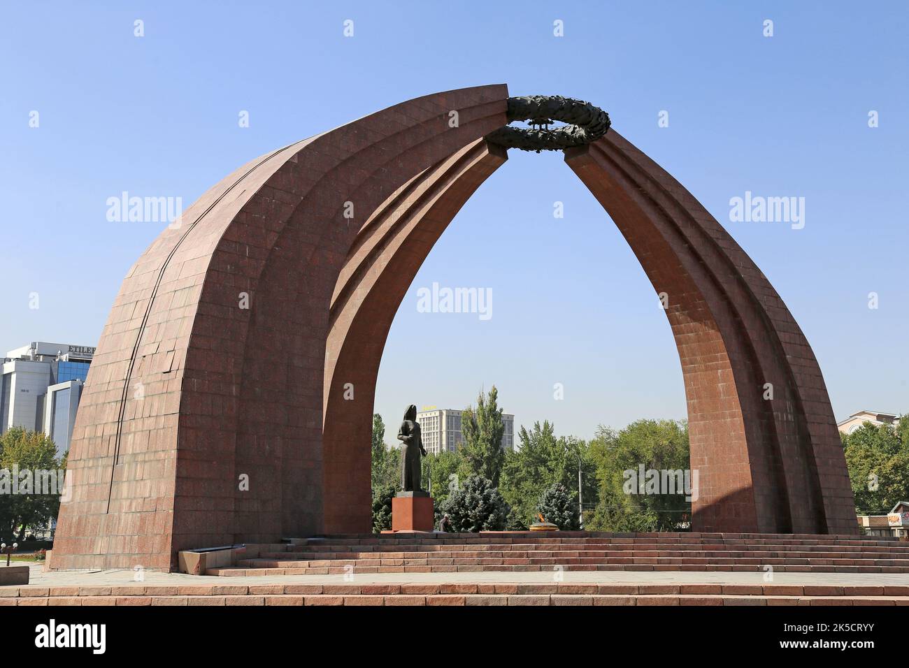 WW2 Victory Monument and Eternal Flame, Pobeda (Victory) Square ...
