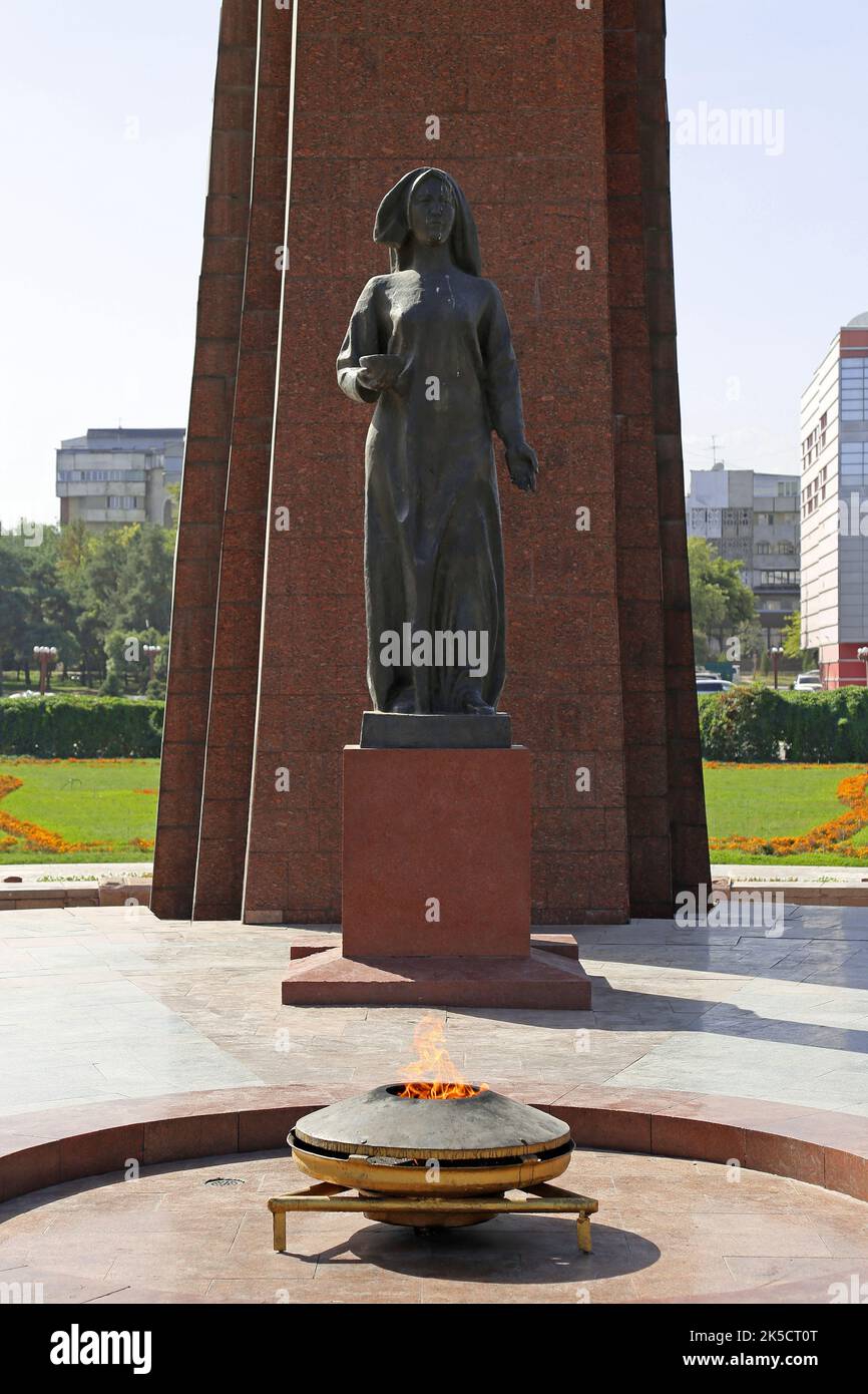WW2 Victory Monument and Eternal Flame, Pobeda (Victory) Square ...