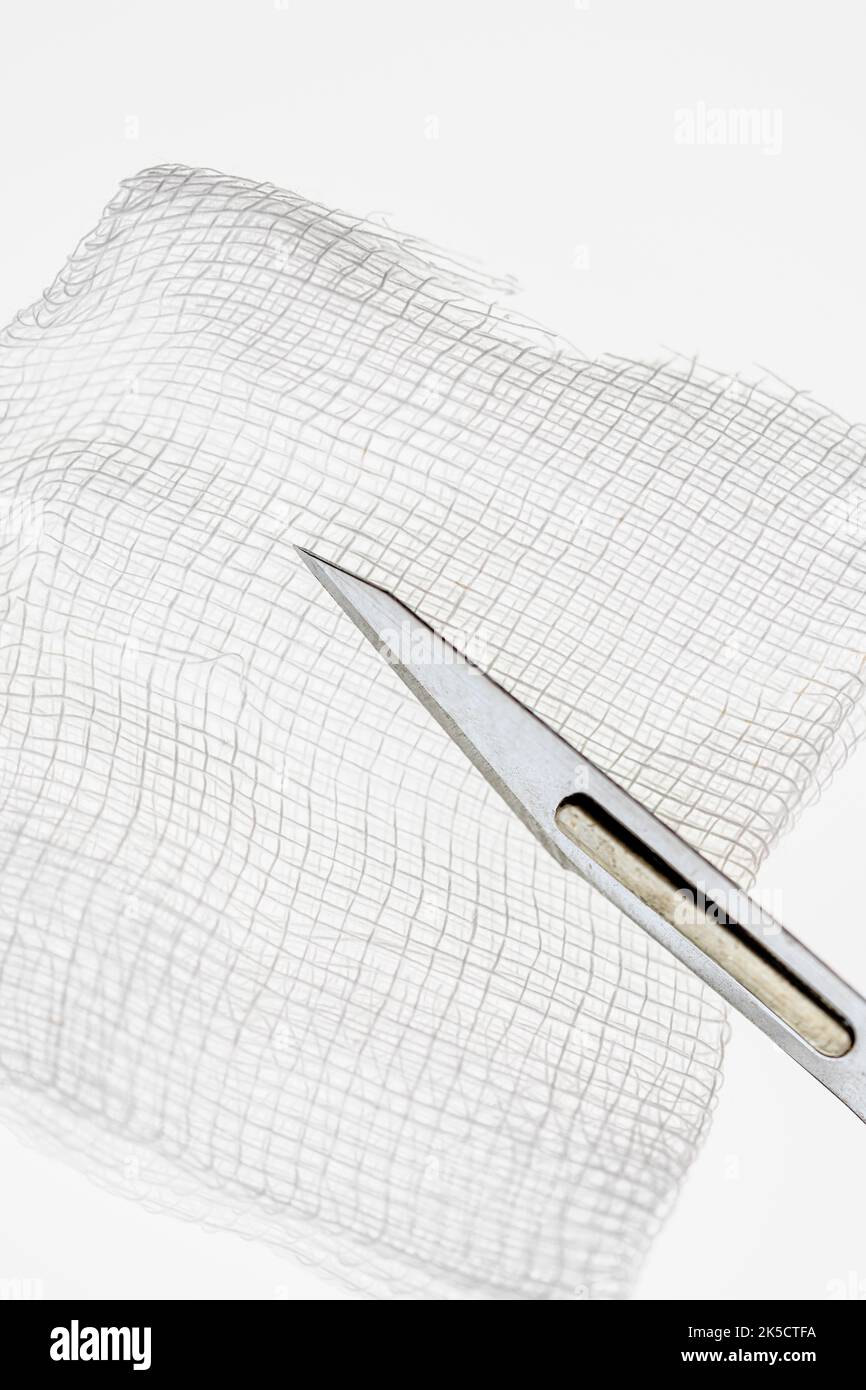 Sharp medical instruments hi-res stock photography and images - Alamy