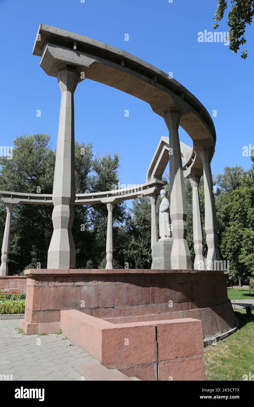 Monument to Kurmanjan Datka - Tsaritsa of Alai - (1811-1907), Dubovy ...