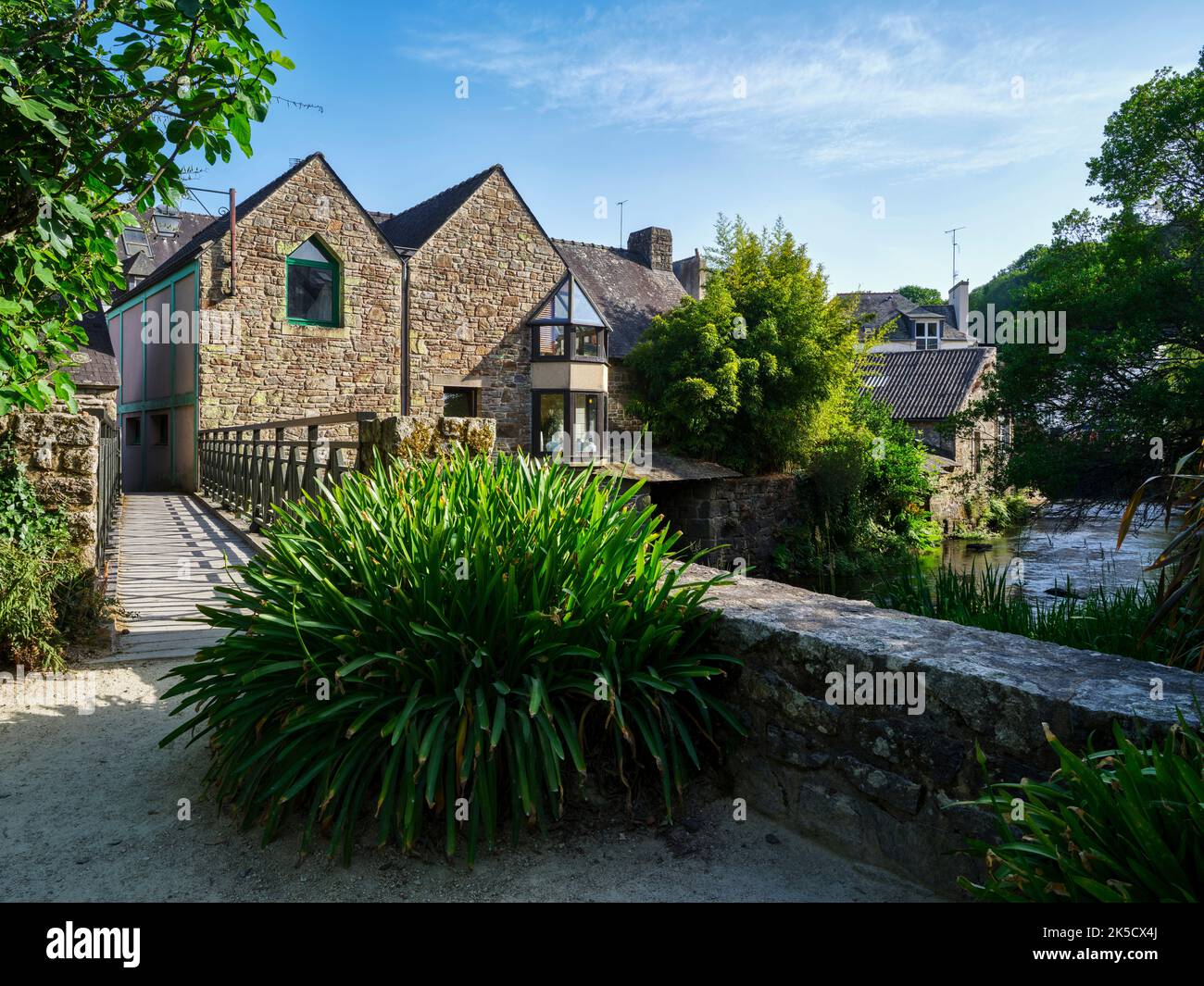 Artist colony Pont-Aven, cradle of impressionism, Brittany, France ...