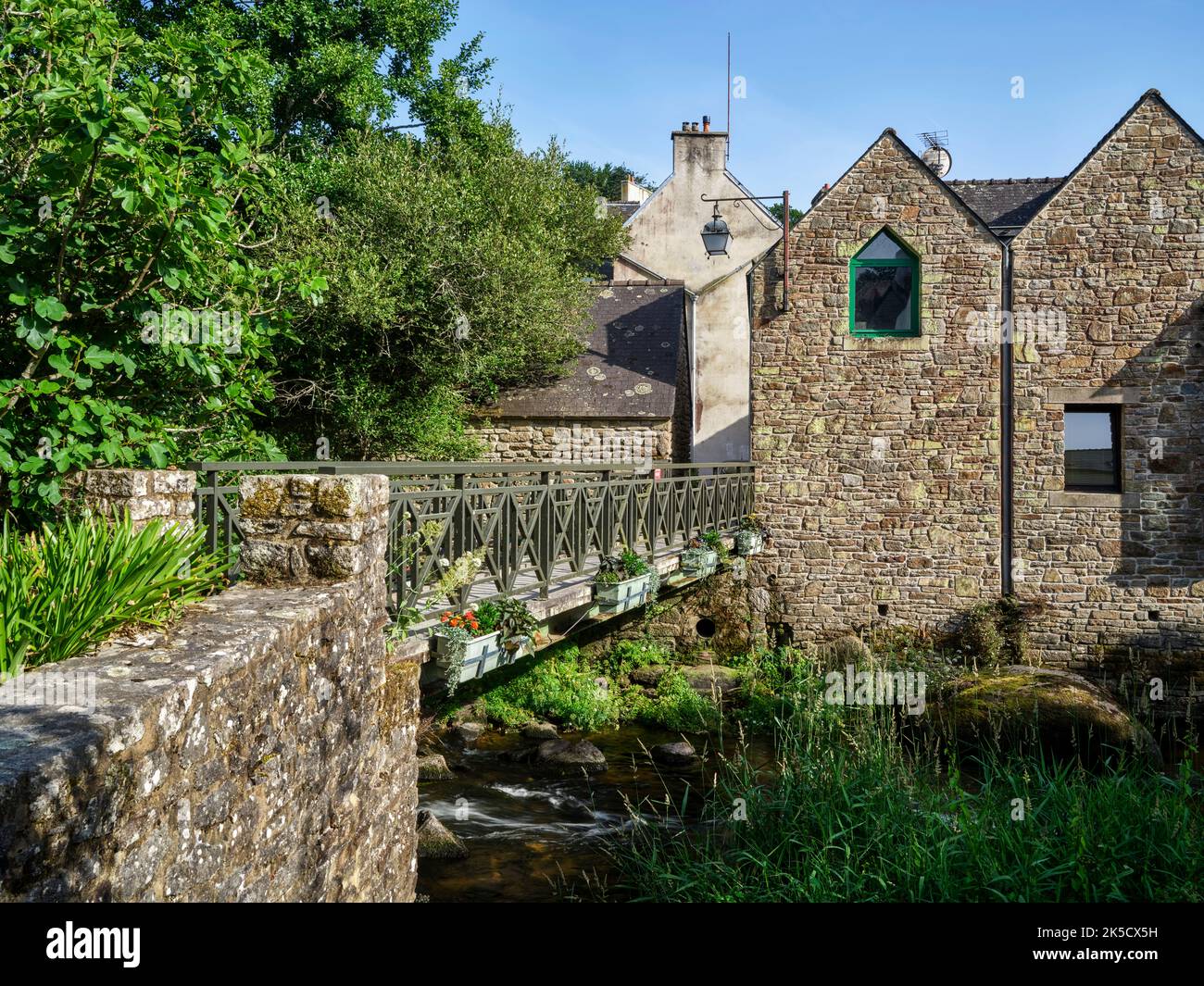 Artist colony Pont-Aven, cradle of impressionism, Brittany, France ...