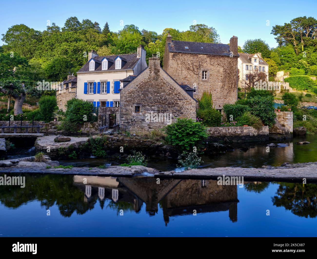 Artist colony Pont-Aven, cradle of impressionism, Brittany, France ...