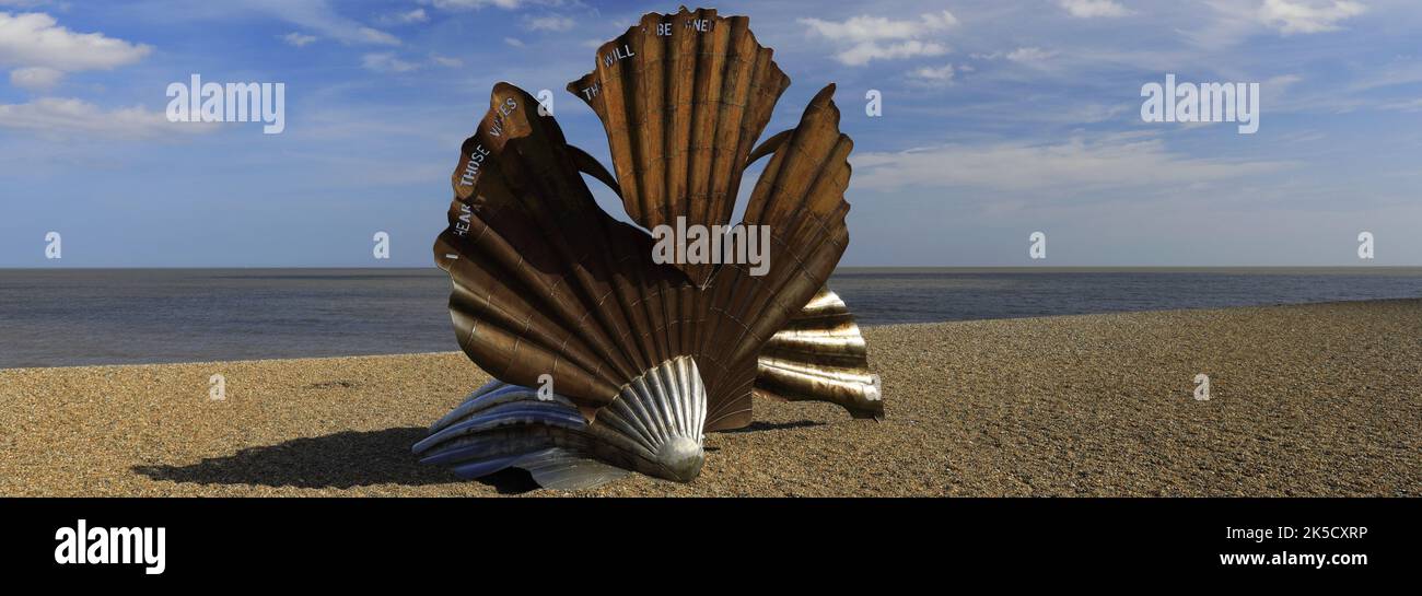 The Scallop shell sculpture by Maggie Hambling, Aldeburgh town, Suffolk ...