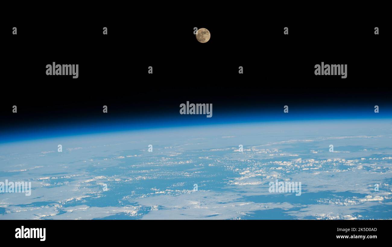 Waxing Gibbous Hawaiian Moon Phase at Ida Barrera blog