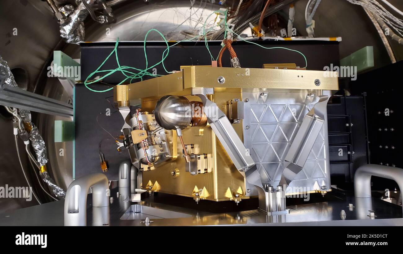 The HVM³ instrument aboard NASA's Lunar Trailblazer spacecraft ...