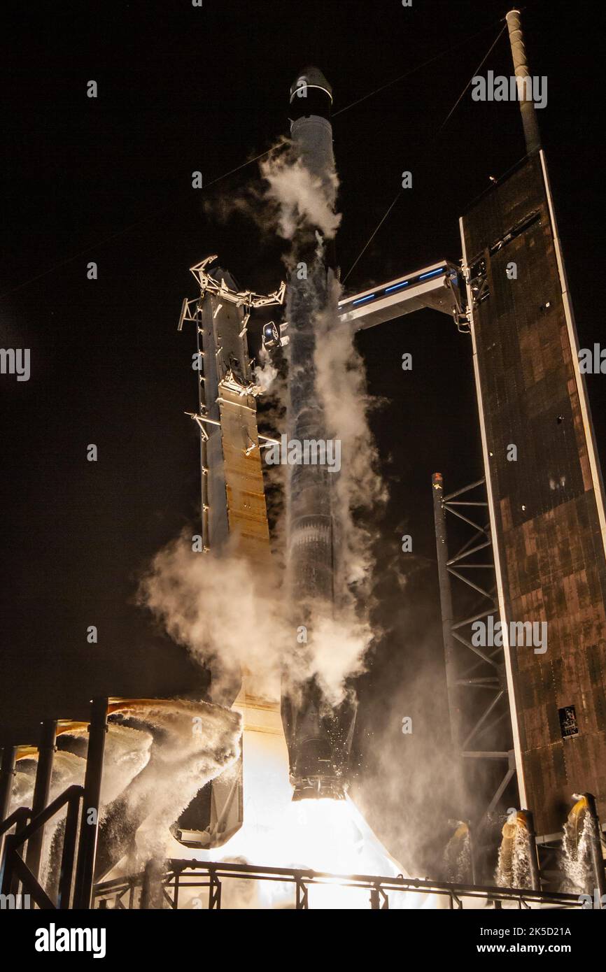 Spacex 4 hi-res stock photography and images - Alamy