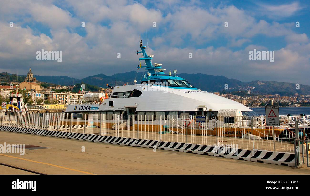 Sicily and train hi-res stock photography and images - Alamy