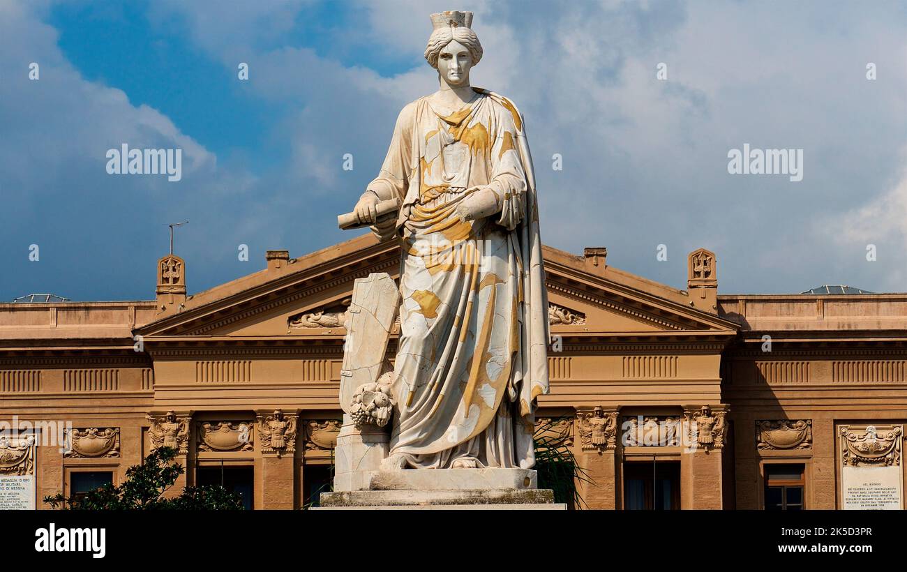 City hall messina sicily italy hi-res stock photography and images - Alamy
