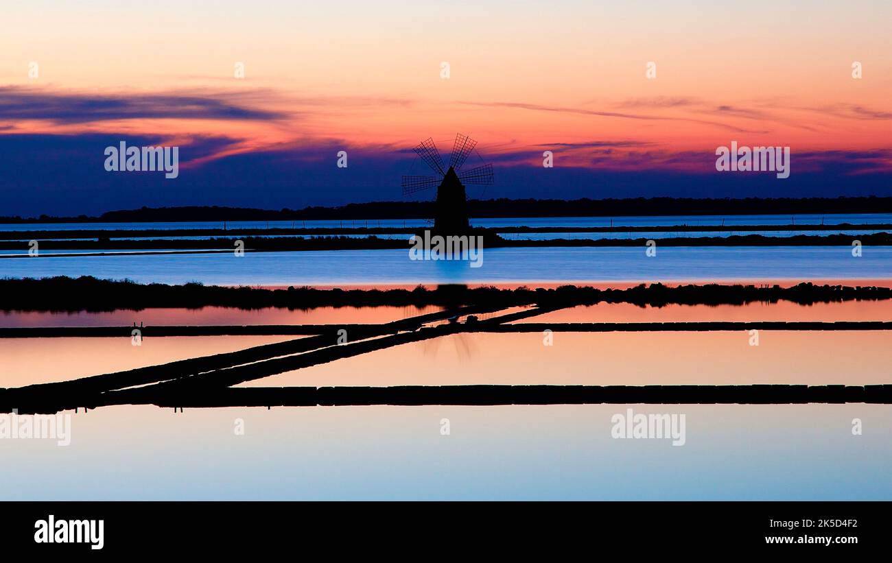 Mars sky red hi-res stock photography and images - Alamy