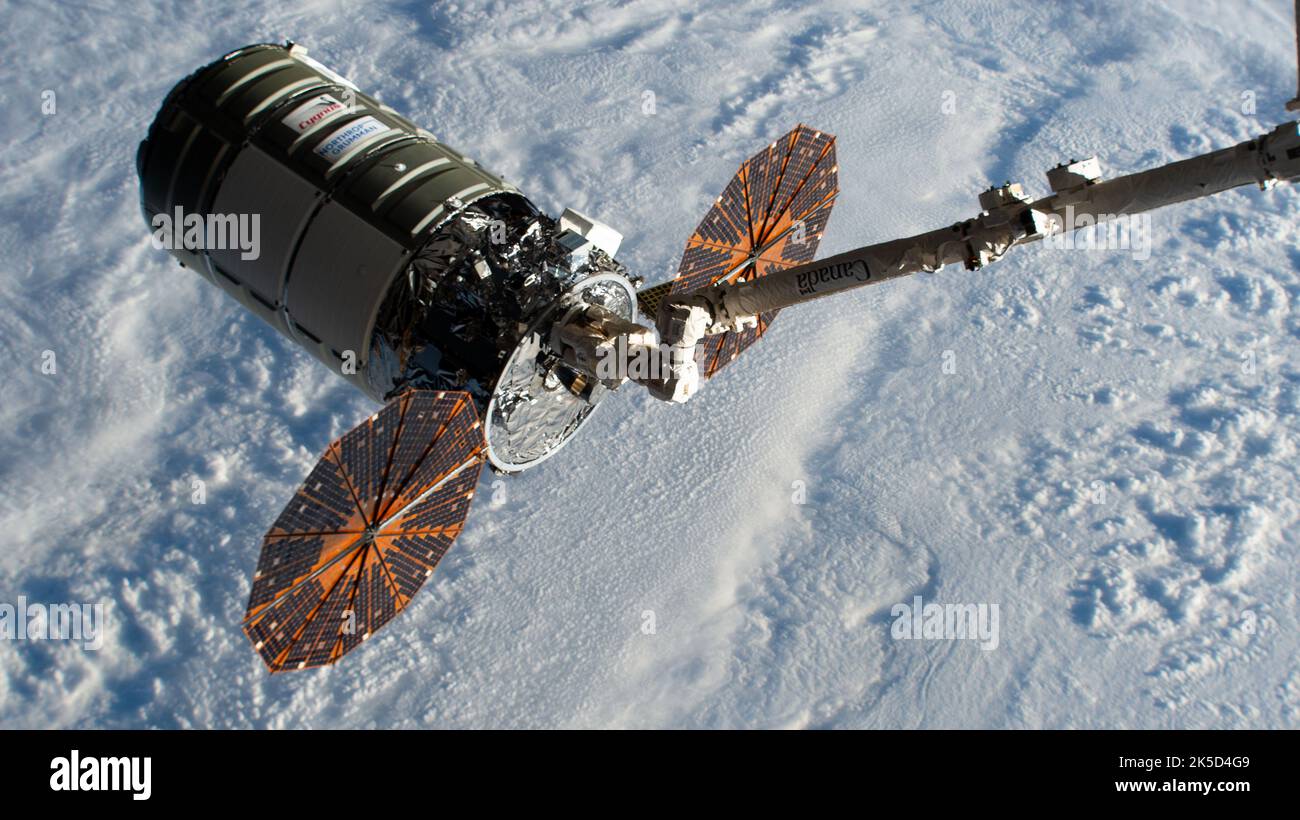 Cygnus space freighter hi-res stock photography and images - Alamy