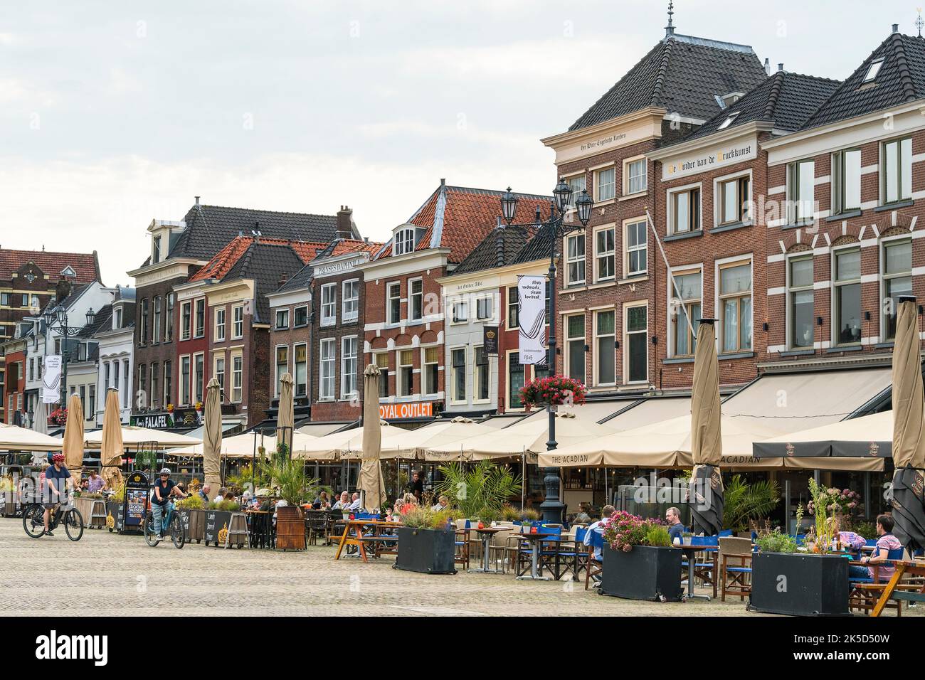Delft (Netherlands), large market square, patrician houses, restaurants ...
