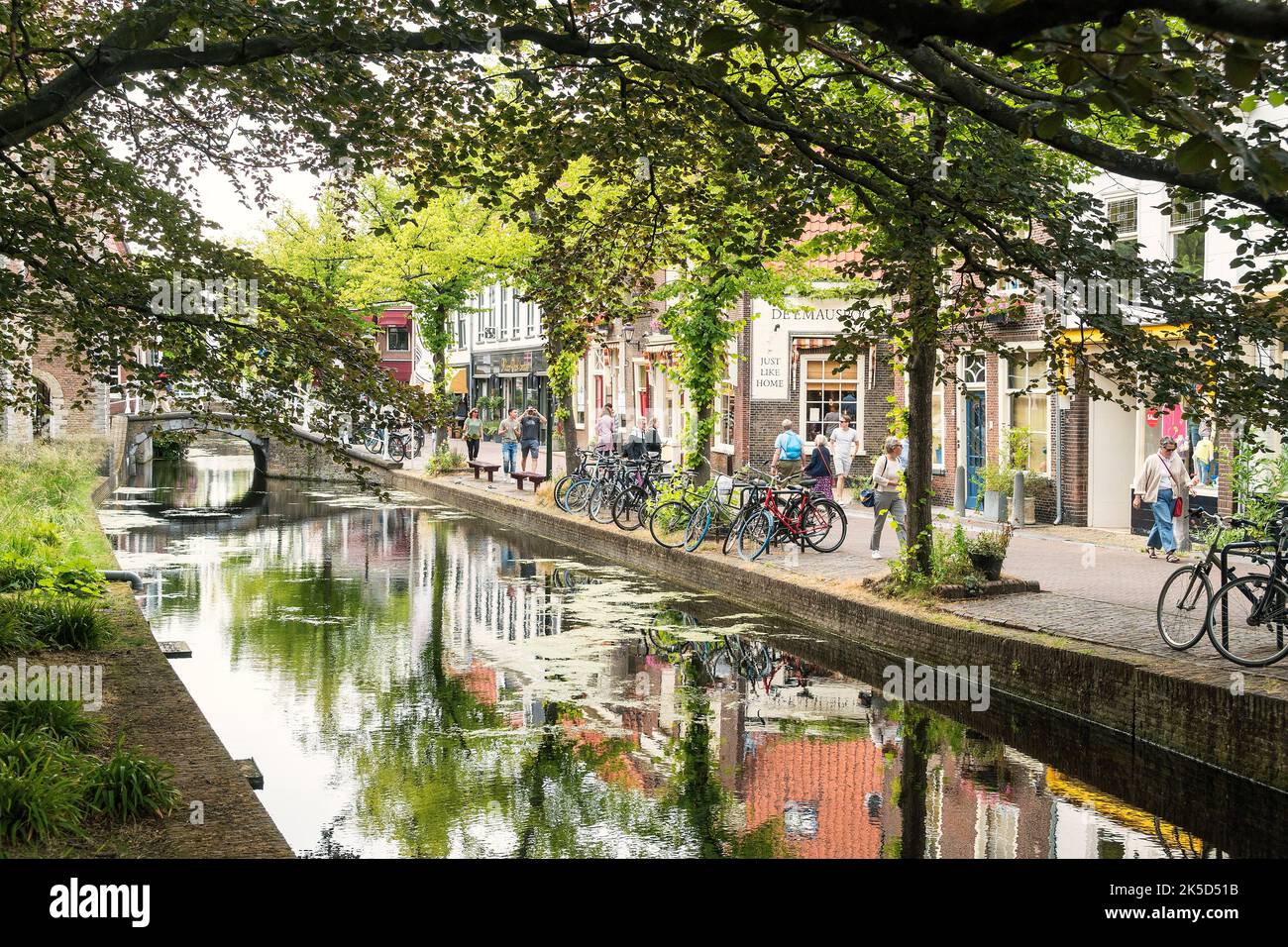 Delft (Netherlands), Nieuwe Langendijk, view to Vrouwenregt, canal ...