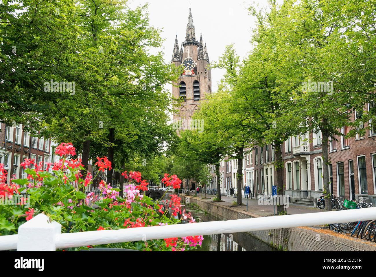 Delft (Netherlands), historic old town, Oude Kerk, leaning tower ...