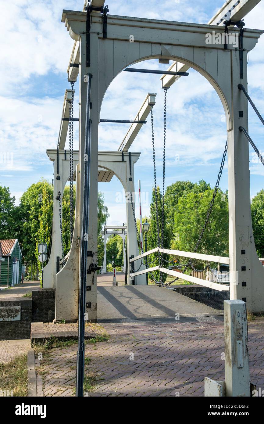 Netherlands, Edam, old town, Oosterkade, Oosterbrug, drawbridge Stock Photo - Alamy