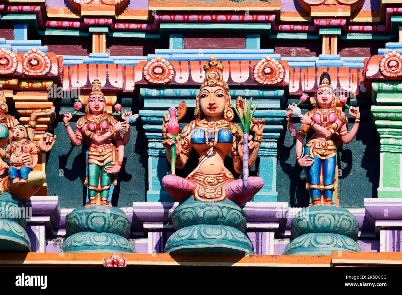 Sri Kamadchi Ampal Temple, facade with Hindu figures, Hamm, North Rhine ...