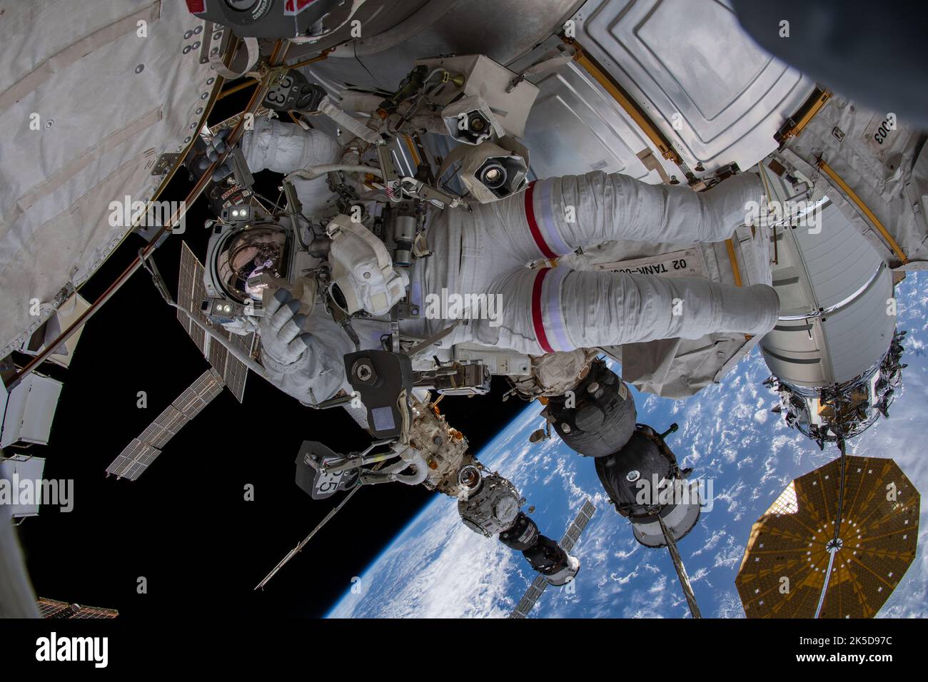 Minute components hi-res stock photography and images - Alamy