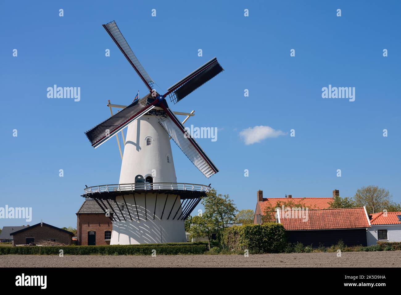 Windmill De Lelie, Koudekerke, Walcheren, Zeeland, Netherlands Stock ...