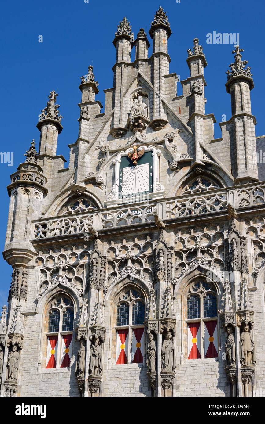 Gothic storefront hi-res stock photography and images - Alamy