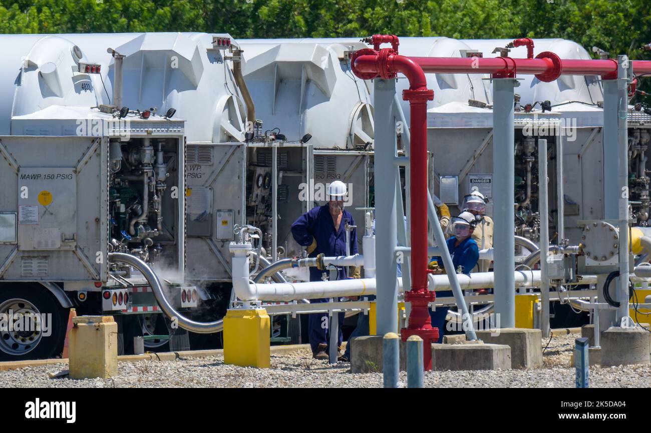 Liquid hydrogen hi-res stock photography and images - Alamy